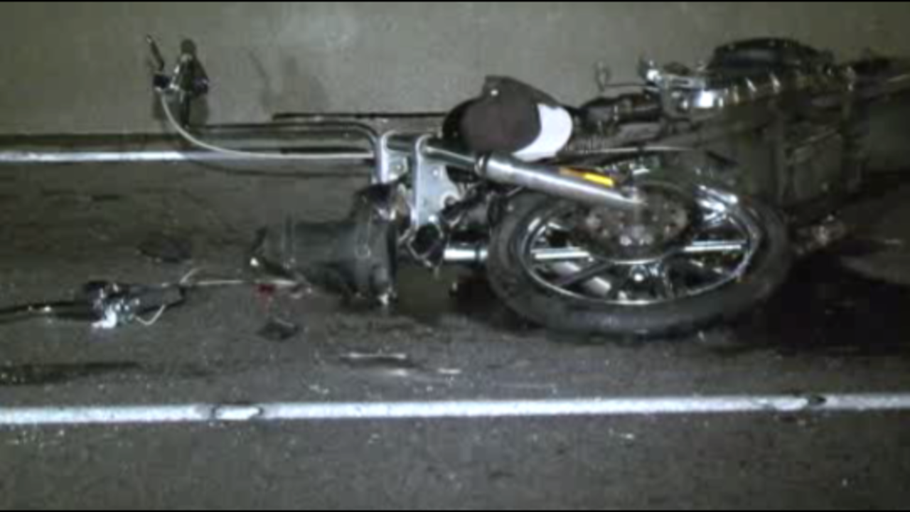 Motorcyclist killed after smashing into car on side of Highway...