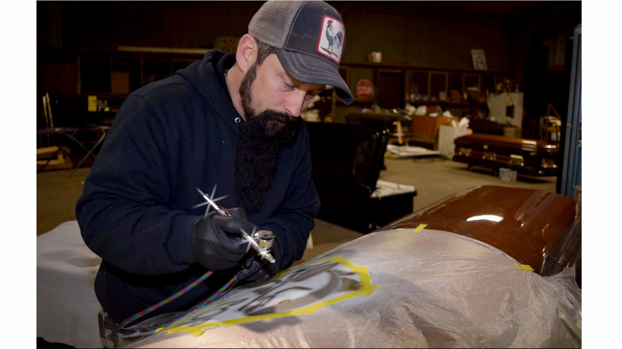 Texas casket maker offers free caskets to child victims in...